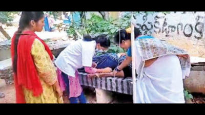 Andhra Pradesh: Patients receive treatment under water tank as wait for ...