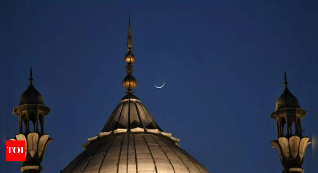 Moon not sighted, Eid to be celebrated on Tuesday | India News - Times ...