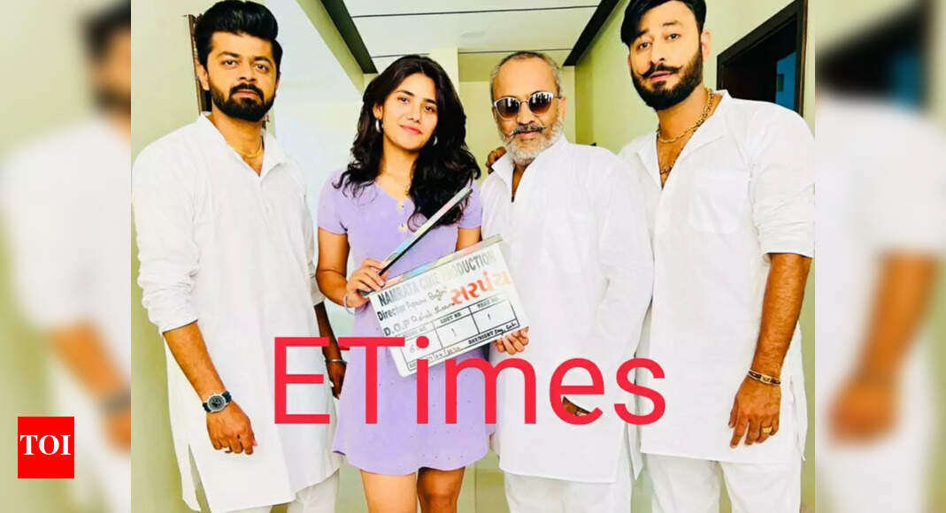 Aakash Zala signs director Divyakant Verma's 'Sarpanch'; shares ...