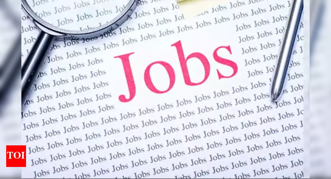 Four Indian IT firms add 2.4 lakh employees in 2021-22 - The Times of India