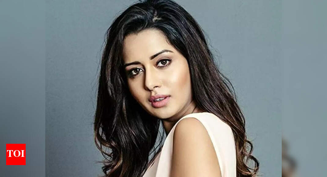 Raiza Wilson reveals her best co-star | Tamil Movie News - Times of India