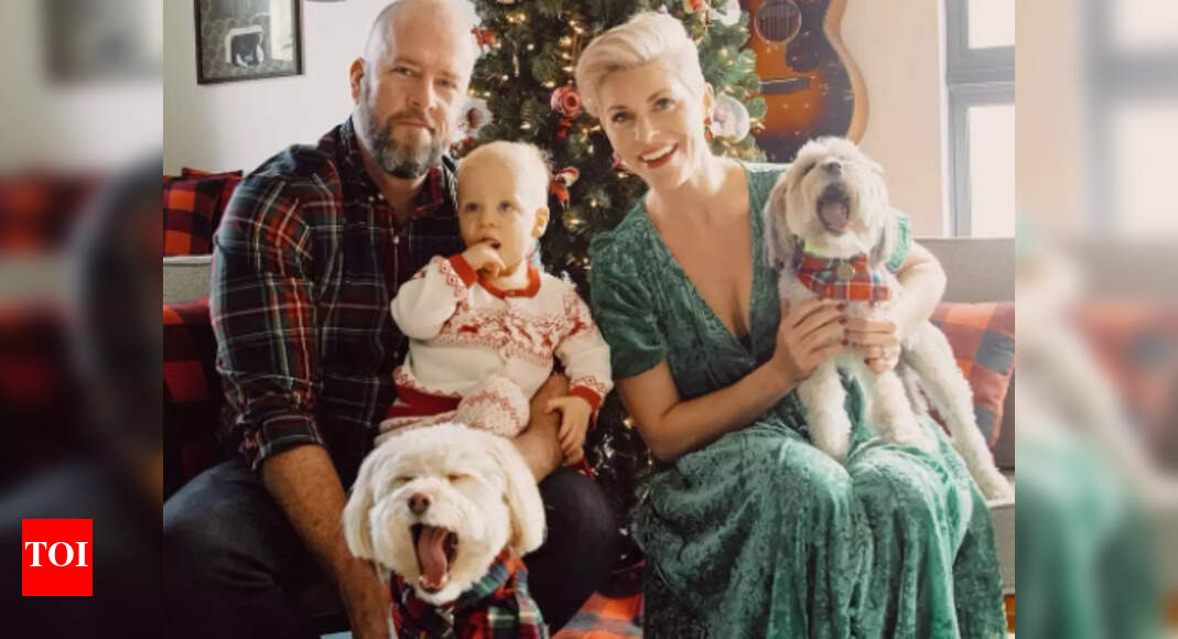 'This Is Us' star Chris Sullivan,wife Rachel Reichard expecting second ...