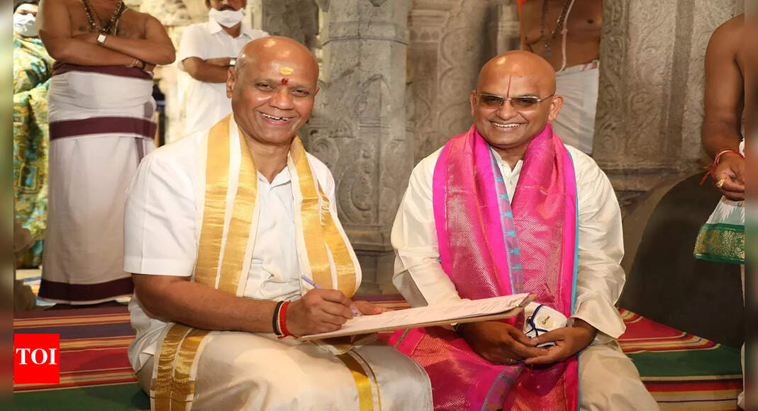 Andhra Pradesh: AV Dharma Reddy assumes charge as TTD EO (FAC) as KS ...