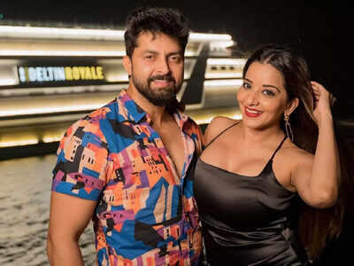 Monalisa shares a few happy pics with husband Vikrant Singh from Goa | Bhojpuri Movie News ...