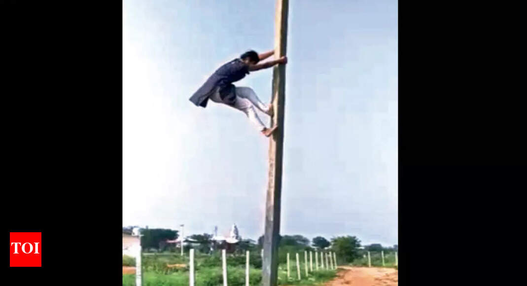 Babburi Shirisha: Babburi Shirisha breaks glass ceiling: First woman ...