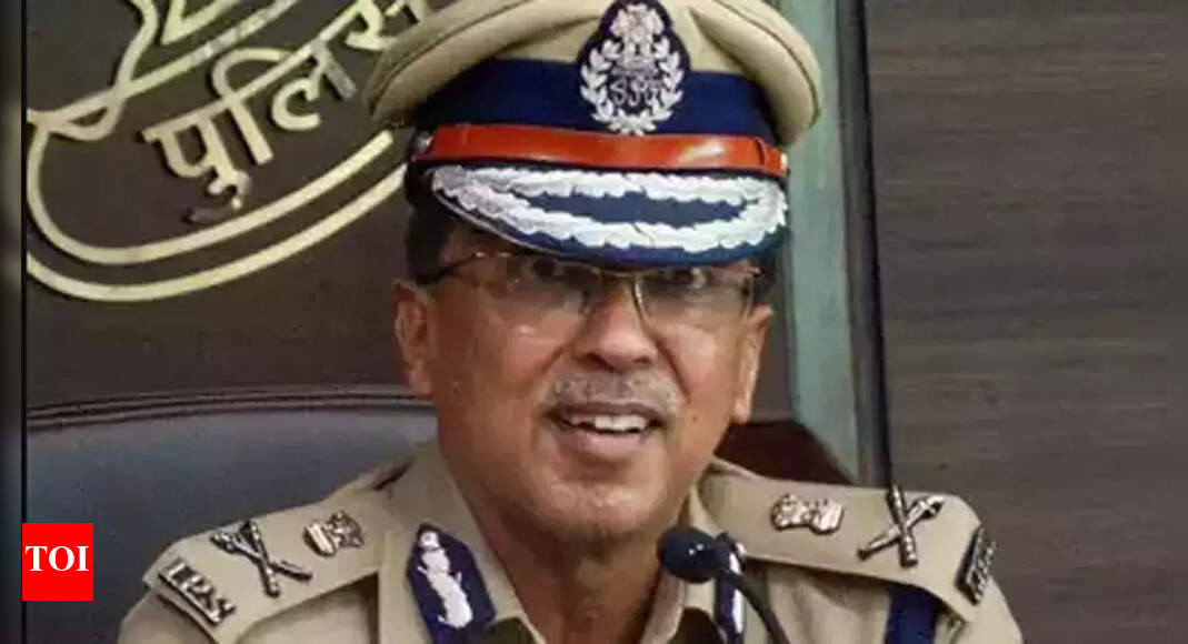 Mukul Goel: UP DGP Mukul Goel removed for 'neglect of duty', 'indolence ...