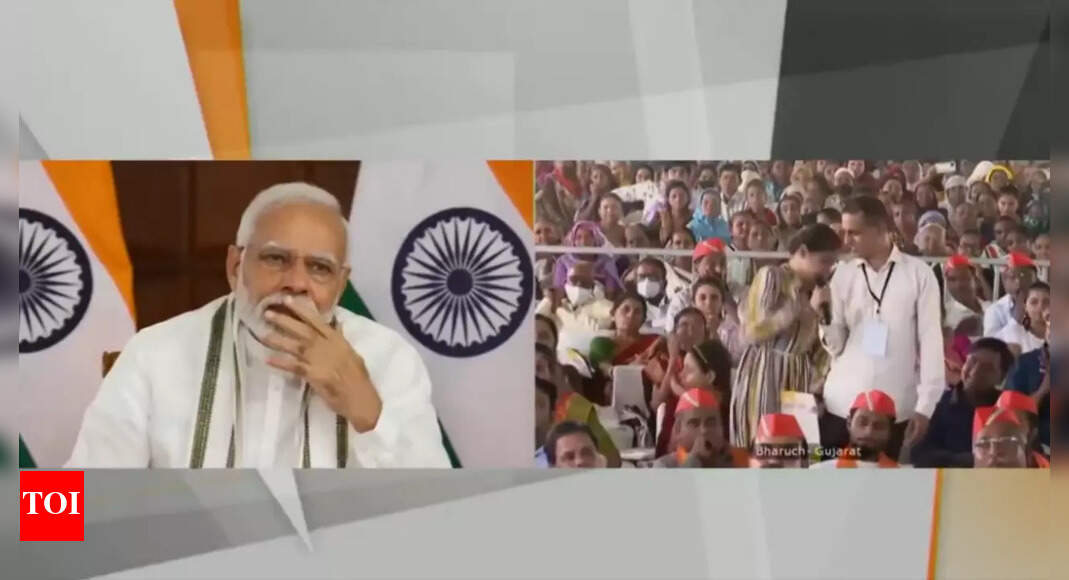 PM Modi gets emotional on Gujarat girl's dream of becoming a doctor ...