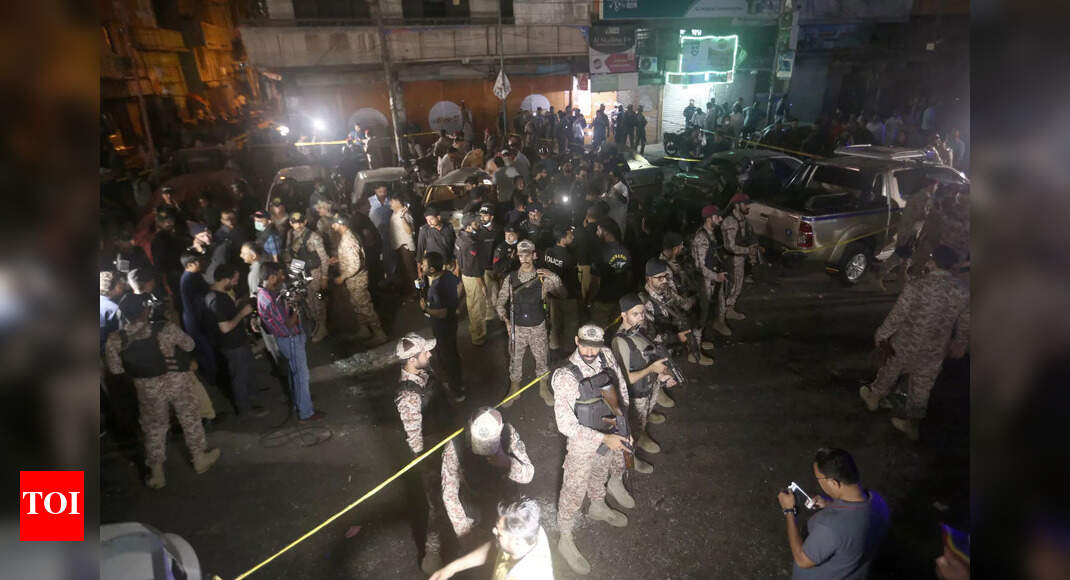 Karachi: 1 killed, 13 others injured in Karachi blast - Times of India