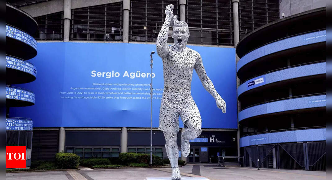 Manchester City unveil Aguero statue on 10th anniversary of '93:20 ...