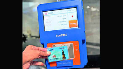 Delhi Metro card usage rebounds after Covid break | Delhi News - Times ...