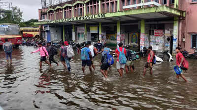 Overnight Rain Leaves City, Suburbs Flooded | Kochi News - Times of India