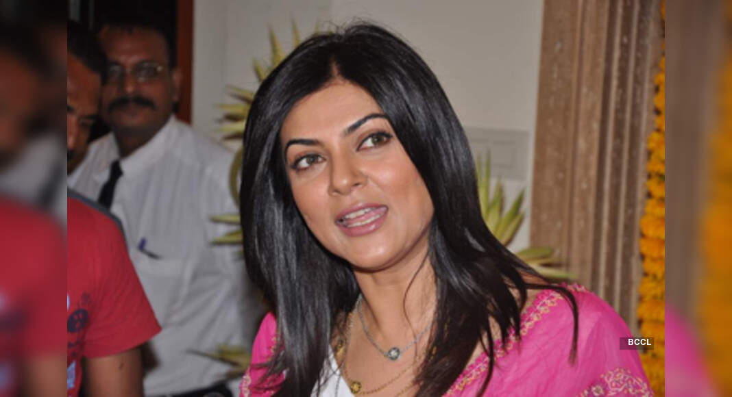 Dr Shefali's daughter's mehndi ceremony Photogallery - ETimes