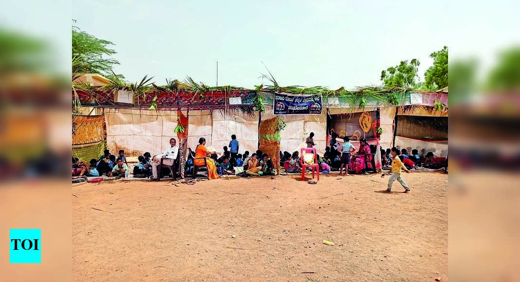 Miffed By Dilapidated Classrooms, Parents Build Makeshift Tents ...