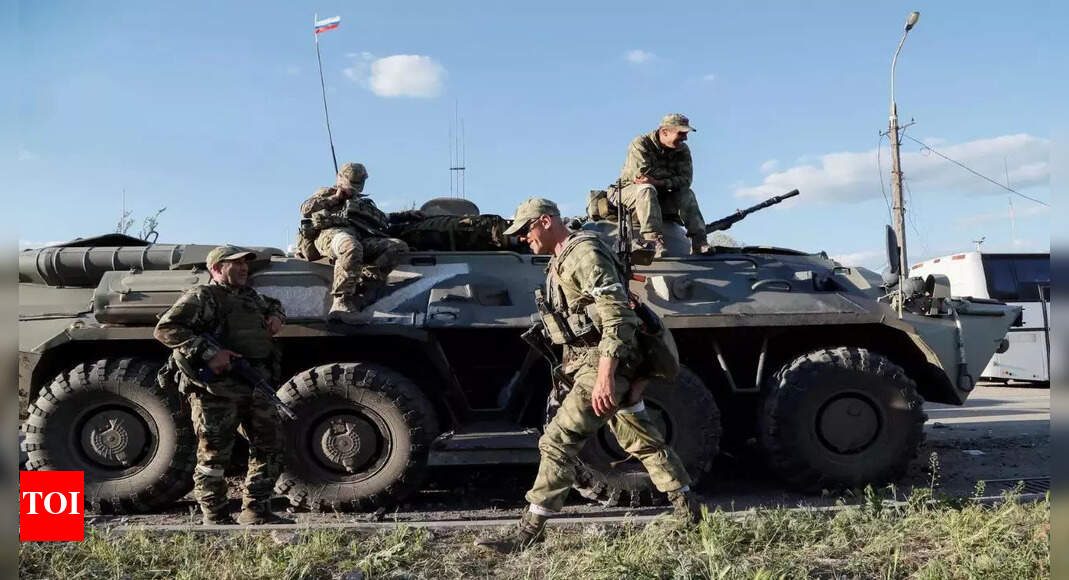 Ukraine: Ukraine steelworks troops surrender as Russian soldier says ...