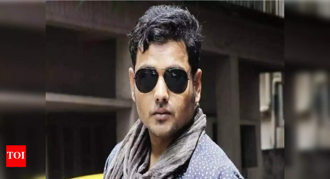 Tathagata Mukherjee to feature in TV show ‘Dhulokona’? - Times of India