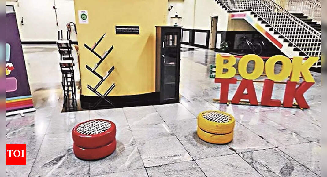 Little Free Library: Little Free Library At Metro Station A Huge ...