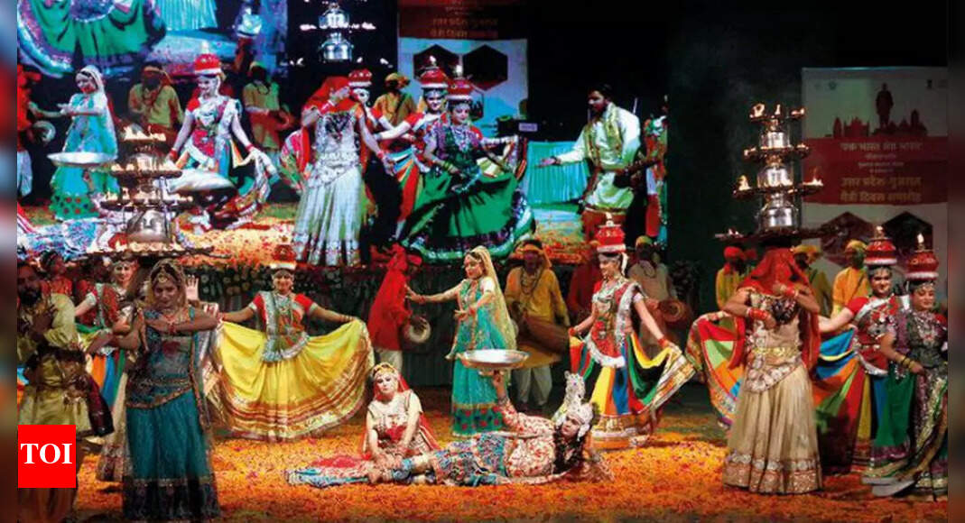 Folk Dancers From Up And Gujaratspread Message Of Unity In Diversity ...