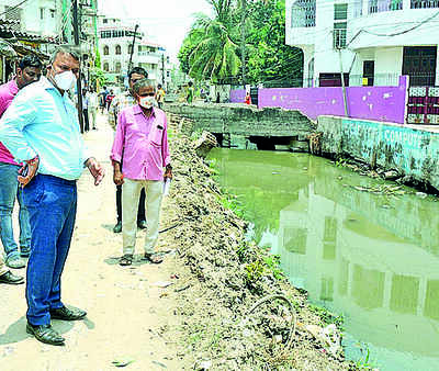 ‘expedite Cleaning Of Drains, Manholes In City’ | Patna News - Times of ...