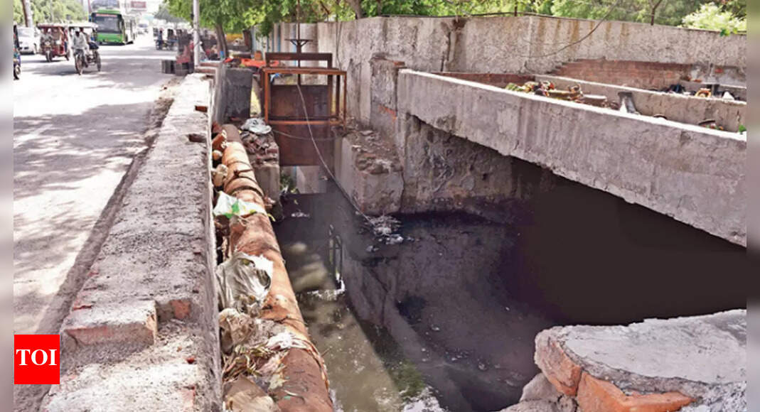 Noida Set To Finally Cover Its Drains | Noida News - Times of India