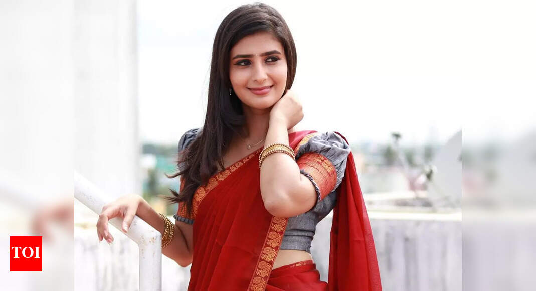 Raja Rani 2 fame Vaishnavi Sundar buys a swanky new car - Times of India