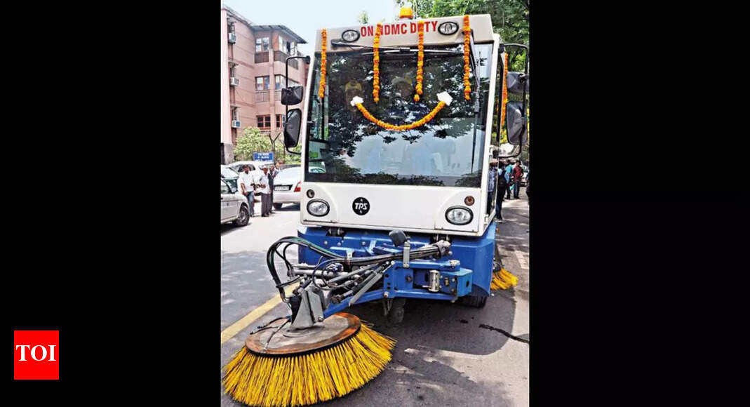 Delhi: Rs 28 crore project for mechanised sweeping in Connaught Place ...