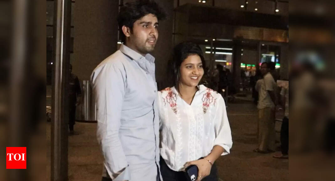 Lock Upp fame Anjali Arora spotted at the airport; goes to receive her ...