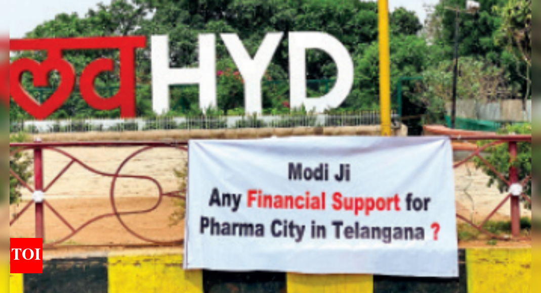 Modi: Banners hoisted across the Hyderabad with 17 big questions to ...