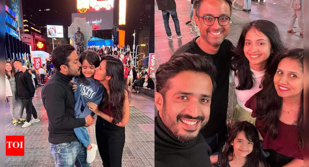 Anchor Ravi shares adorable pics with family at Times Square - Times of ...