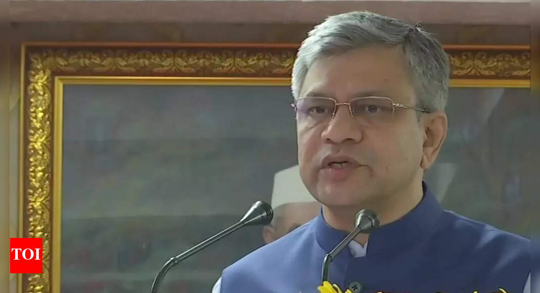 Mitali Express: New Jalpaiguri-Dhaka Mitali Express flagged off | India ...