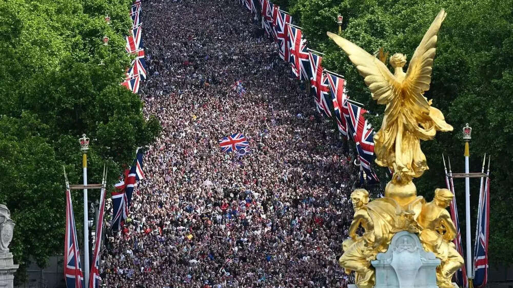Celebrations begin for Queen Elizabeth's Platinum Jubilee | The Times ...