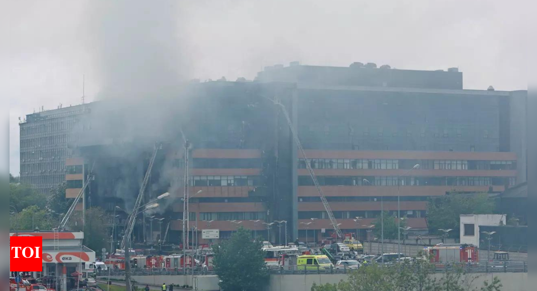 Moscow: Massive fire at Moscow business centre sends 4 to hospital ...