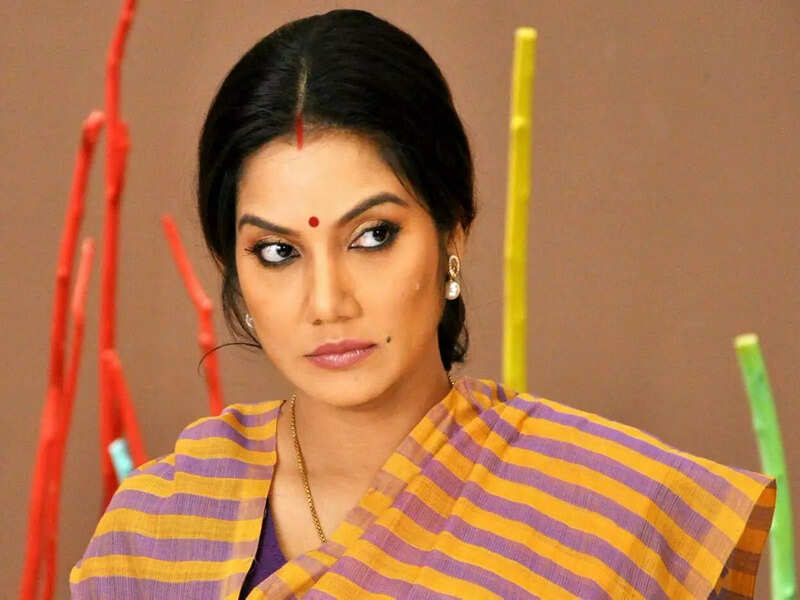 Senior actress Dolon Roy hospitalised - Times of India