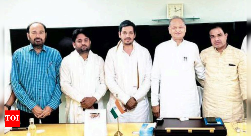 Resort politics: Govind Singh Dotasra, 5 others join Congress MLAs in ...