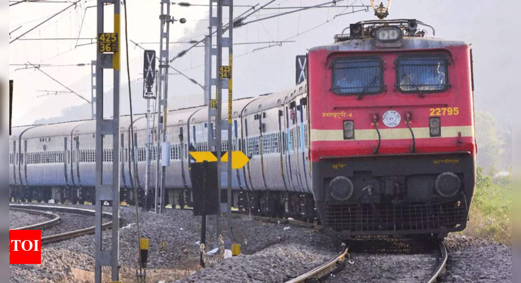 Gitanjali Express Arrives 7 Hours Late Travellers Miss Connecting gitanjali-express-arrives-7-hours-late-travellers-miss-connecting
