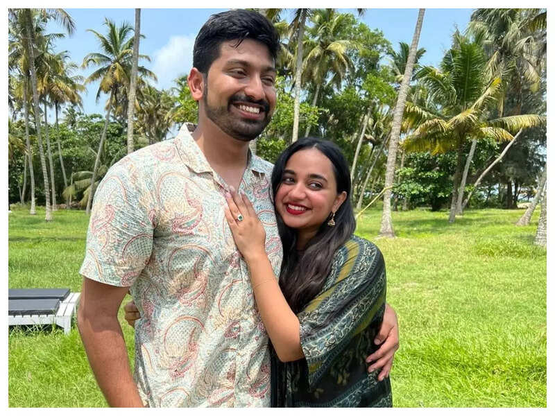 Actress Apoorva Bose gets engaged to Dhiman Talapatra | Malayalam Movie ...