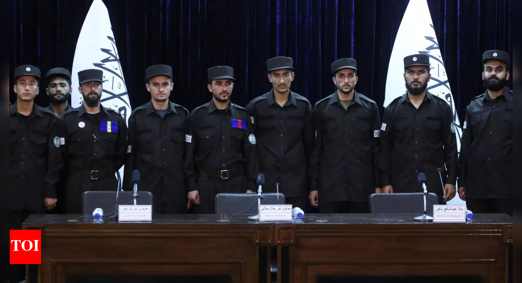 Taliban: Afghan Taliban unveils new uniforms for reconstituted police ...
