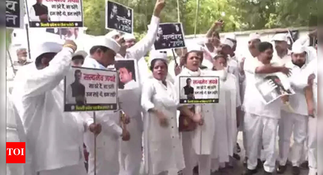 Congress workers detained ahead of Rahul's appearance before ED | India ...