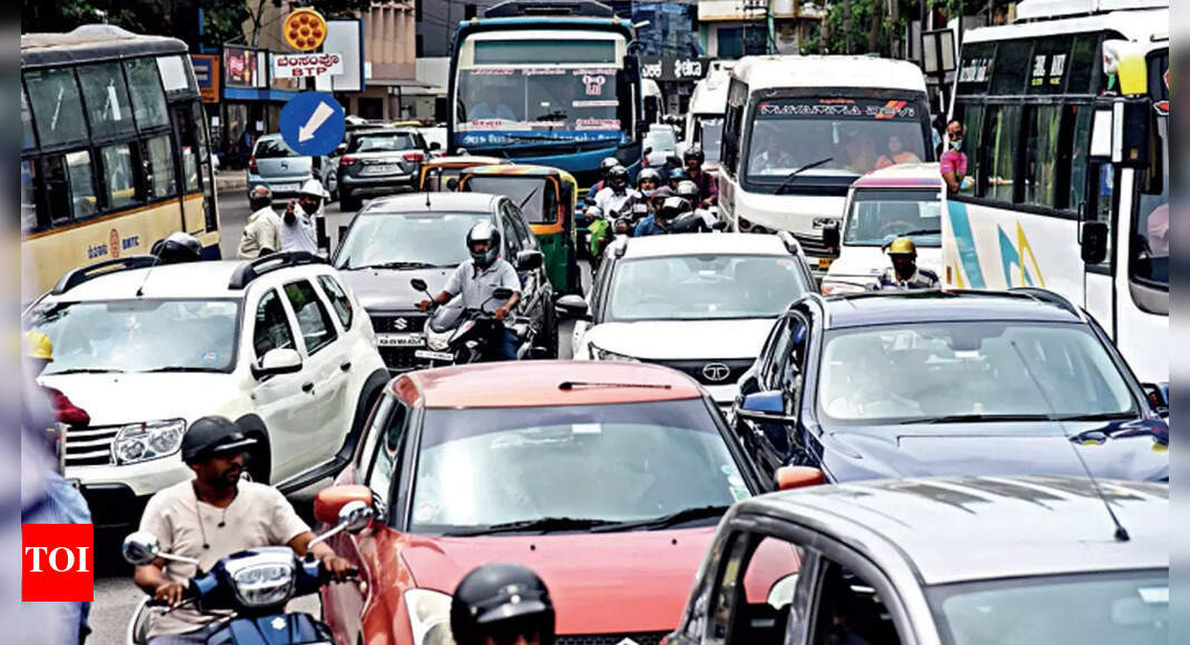 Cong Protest Prez Visit And Accidentdisrupt Traffic Flow Motorists