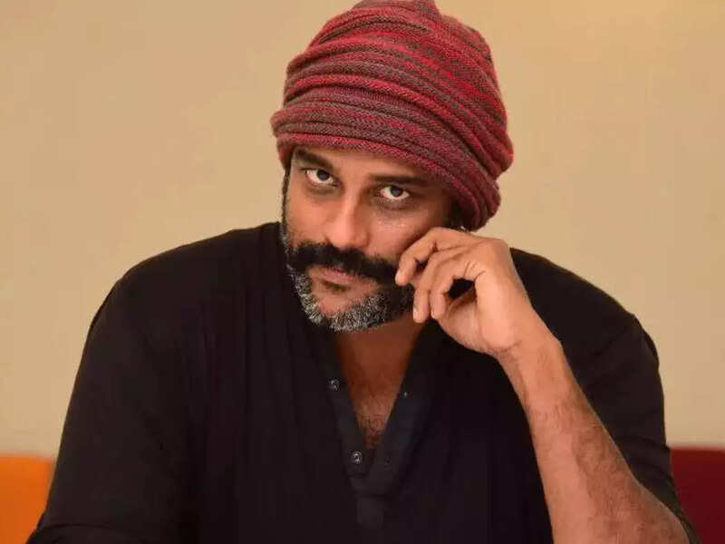 Murali Gopy shares the theatrical trailer, as ‘Left Right Left’ clocks ...