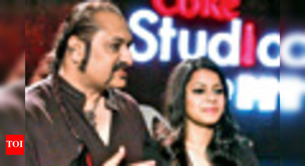 Divya Lewis follows father's footsteps | Hindi Movie News - Times of India