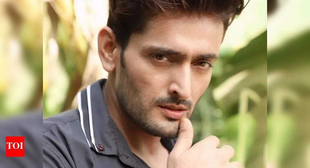 Athar Siddiqui spotlights his role in 'Anjaan Ek Dastak' - Times of India