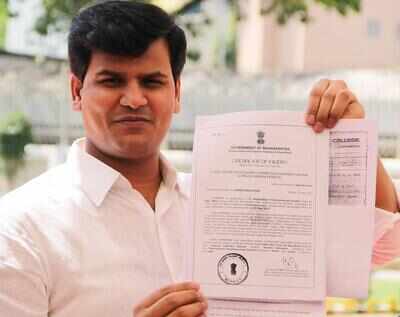 MLA Rana issued warrant in ink throwing case | Nagpur News - Times of India