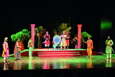 Natya Samaroh: Play Showcases How Dacoits Ran Fiefdom In Different Eras ...