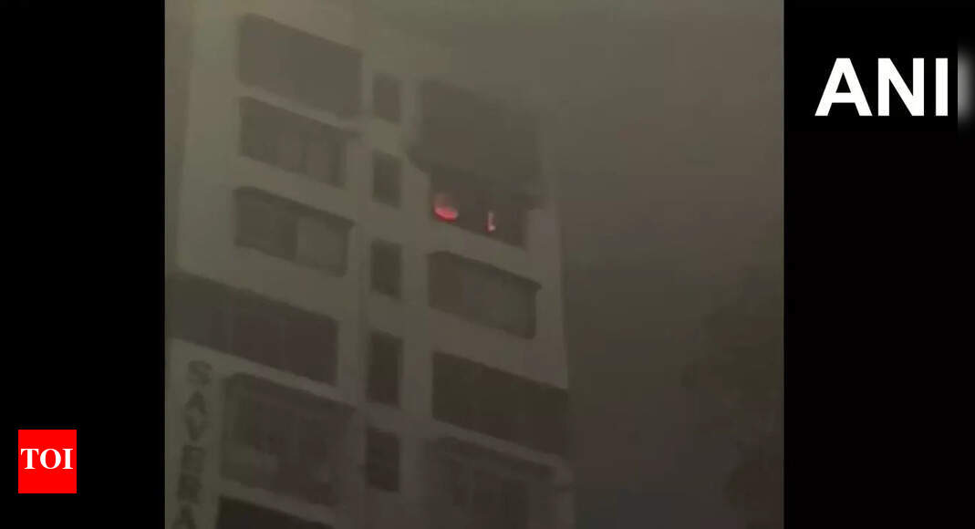 Fire breaks out in residential building in Mumbai, 14 rescued | Mumbai ...