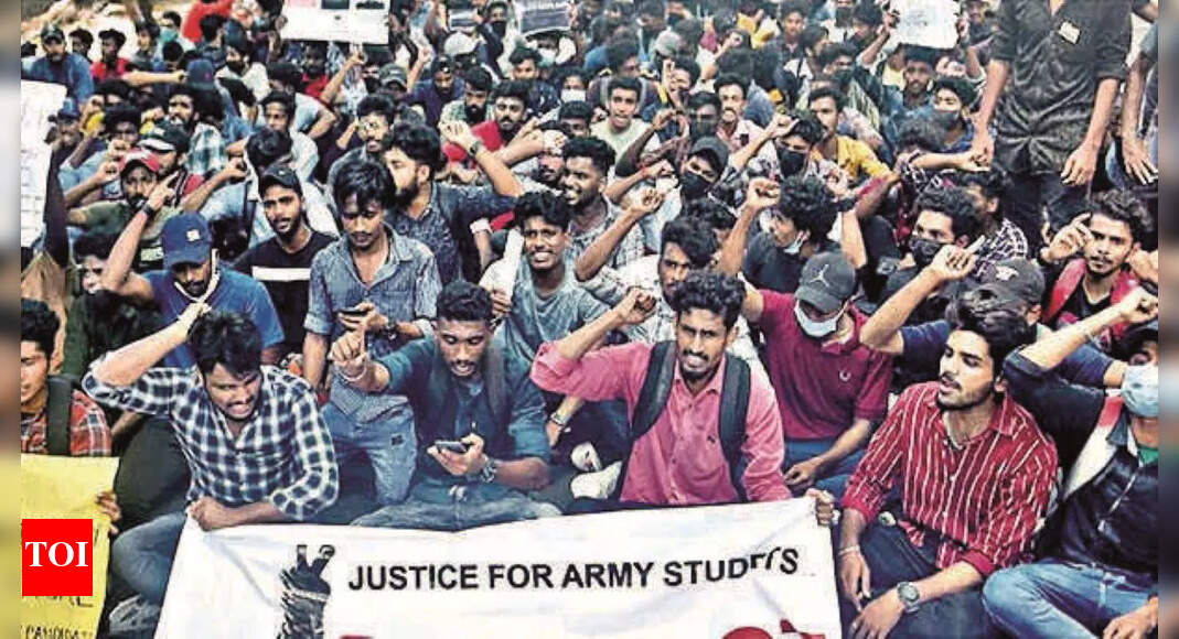 Army: Army Aspirants Stage Protest Over Delay In Written Exam ...