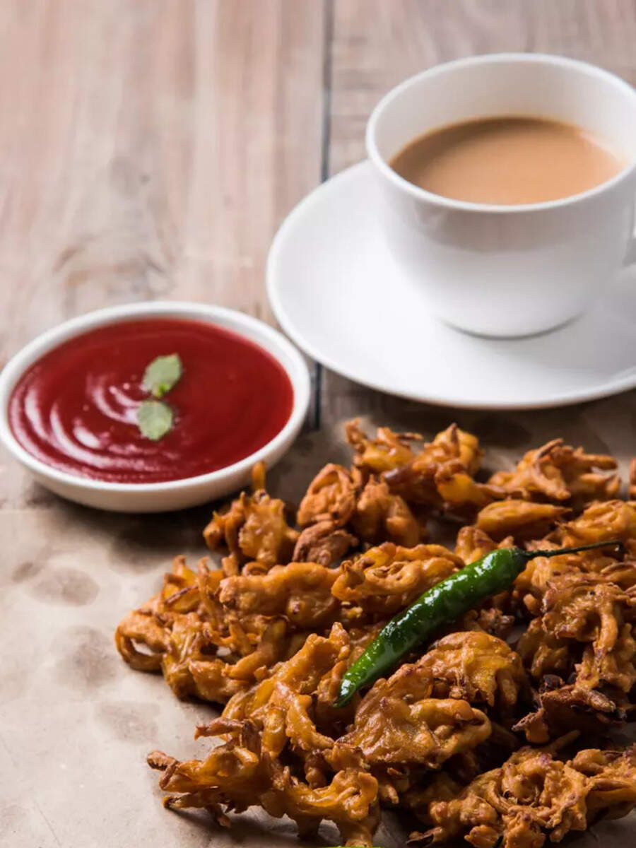 Monsoon Special: How to make Crispy Pyaz Pakoda | Times of India