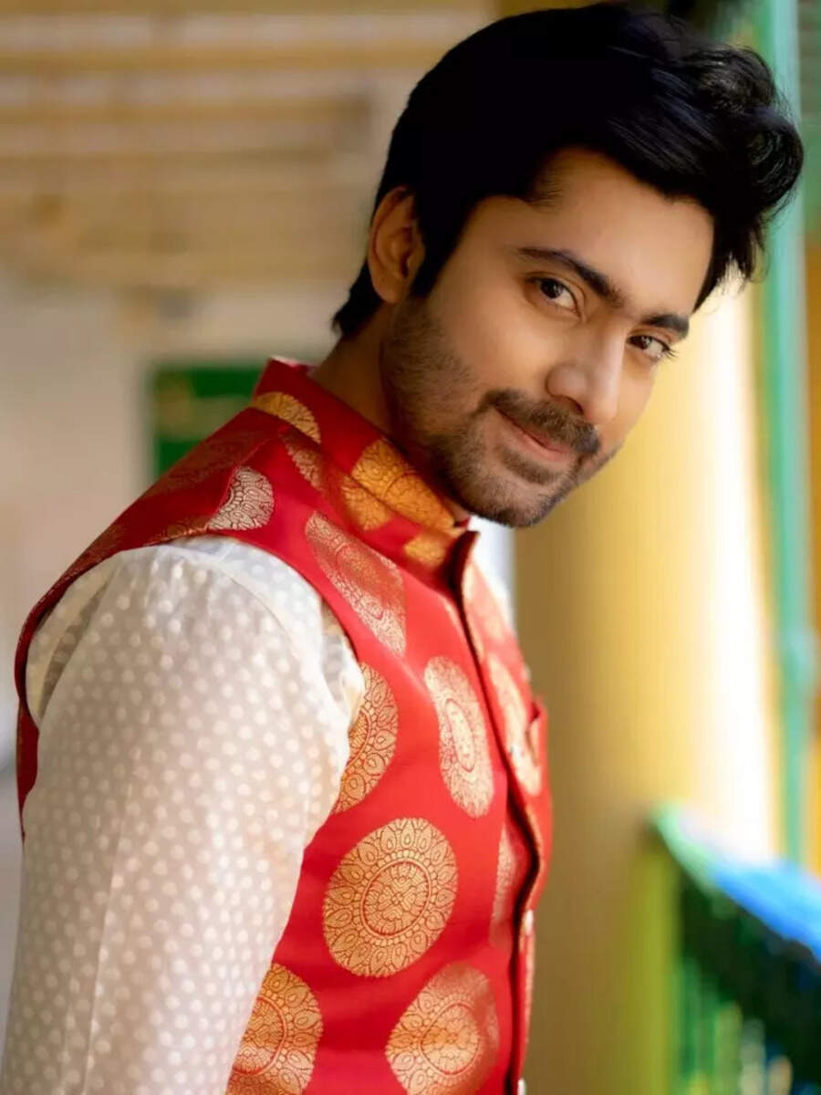 Gourab Roy Chowdhury sets fashion goals in traditional outfits | Times ...