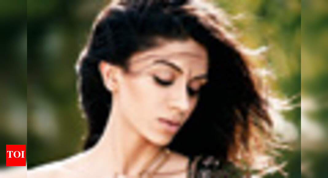 Surprise party for Zoa Morani! | Hindi Movie News - Times of India