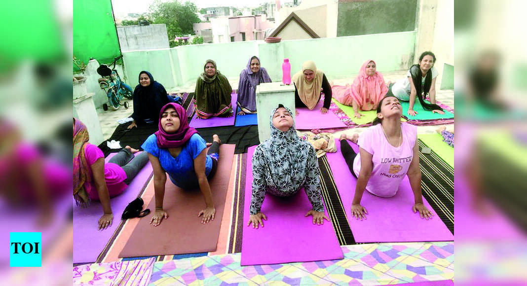 Breaking Religion Barriers With Yoga | Vadodara News - The Times of India