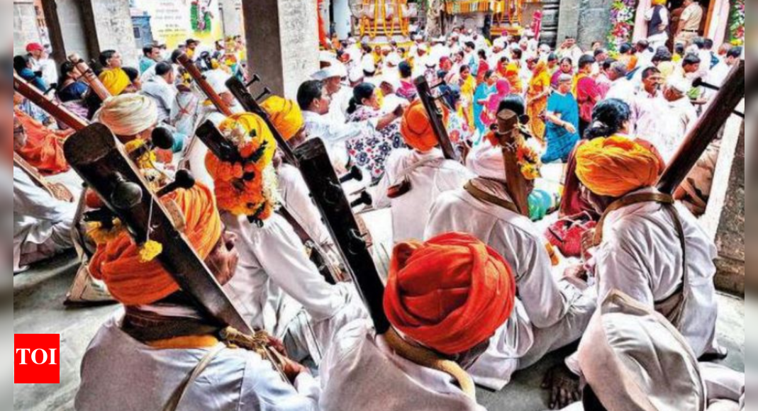 Huge Crowd For Palkhi Procession In Dehu, Tradition & Fervour ...